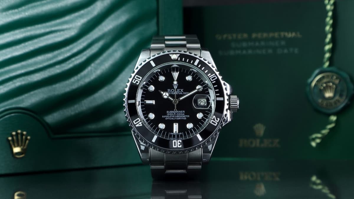 Rolex vs Cartier 2026: Which Is Best for You | The Luxury Playbook
