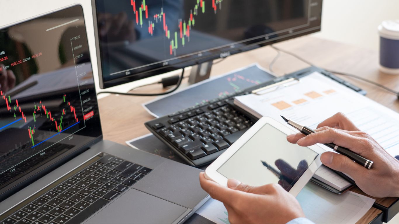 What Is An Investment Club & How To Join One | The Luxury Playbook