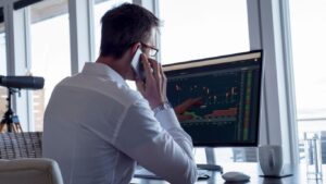 Cyclical Vs. Non-Cyclical Stocks: What Are They & Which Is Better | The ...